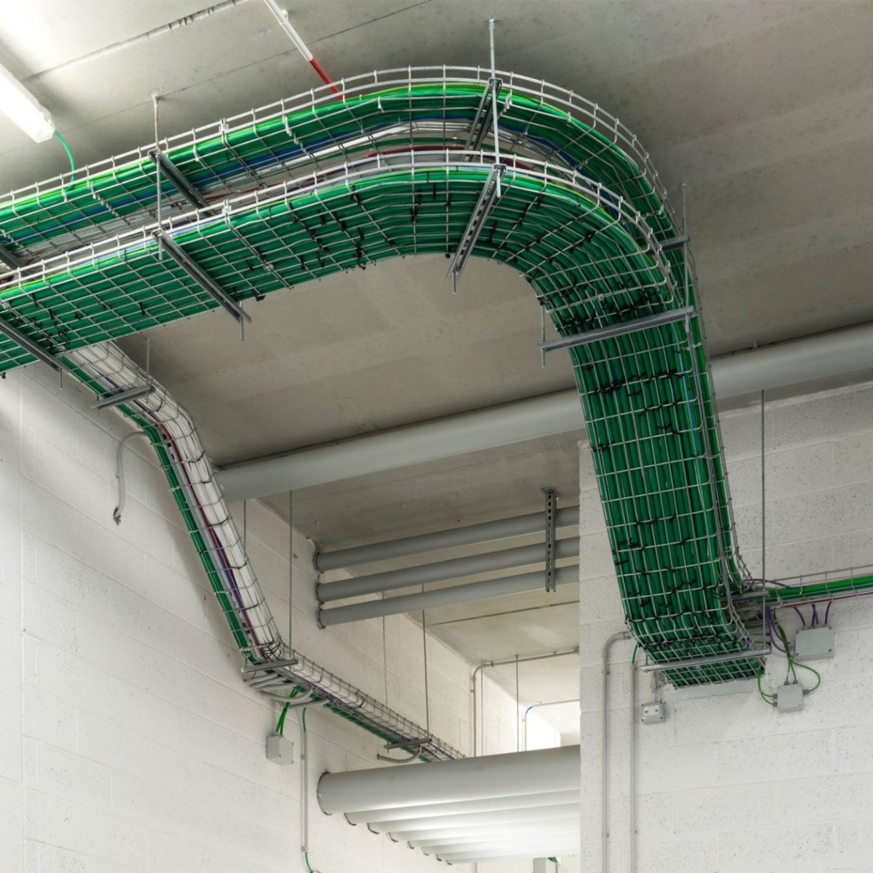 Série BFR Chemin de câbles MAVIL en fils d'acier soudés | Gewiss