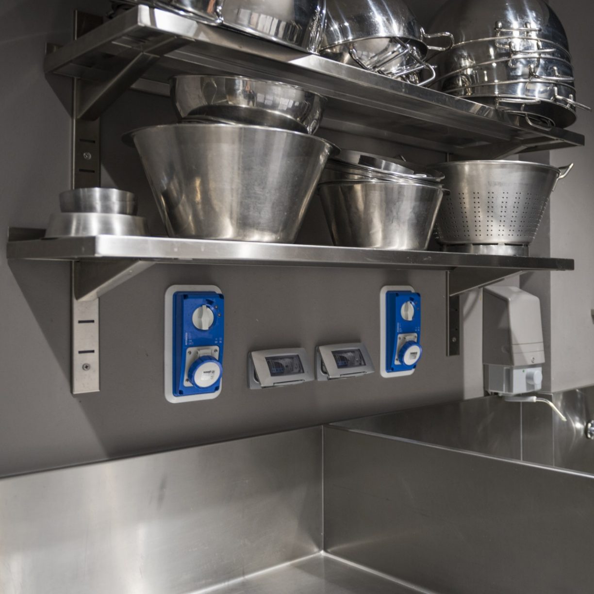 IB Range Interlocked socket-outlets IEC 309 standard | Gewiss