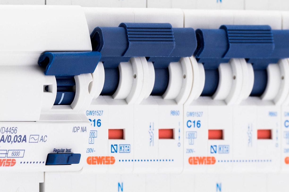 90 RESIDENCIAL Aparatos modulares para el sector residencial | Gewiss